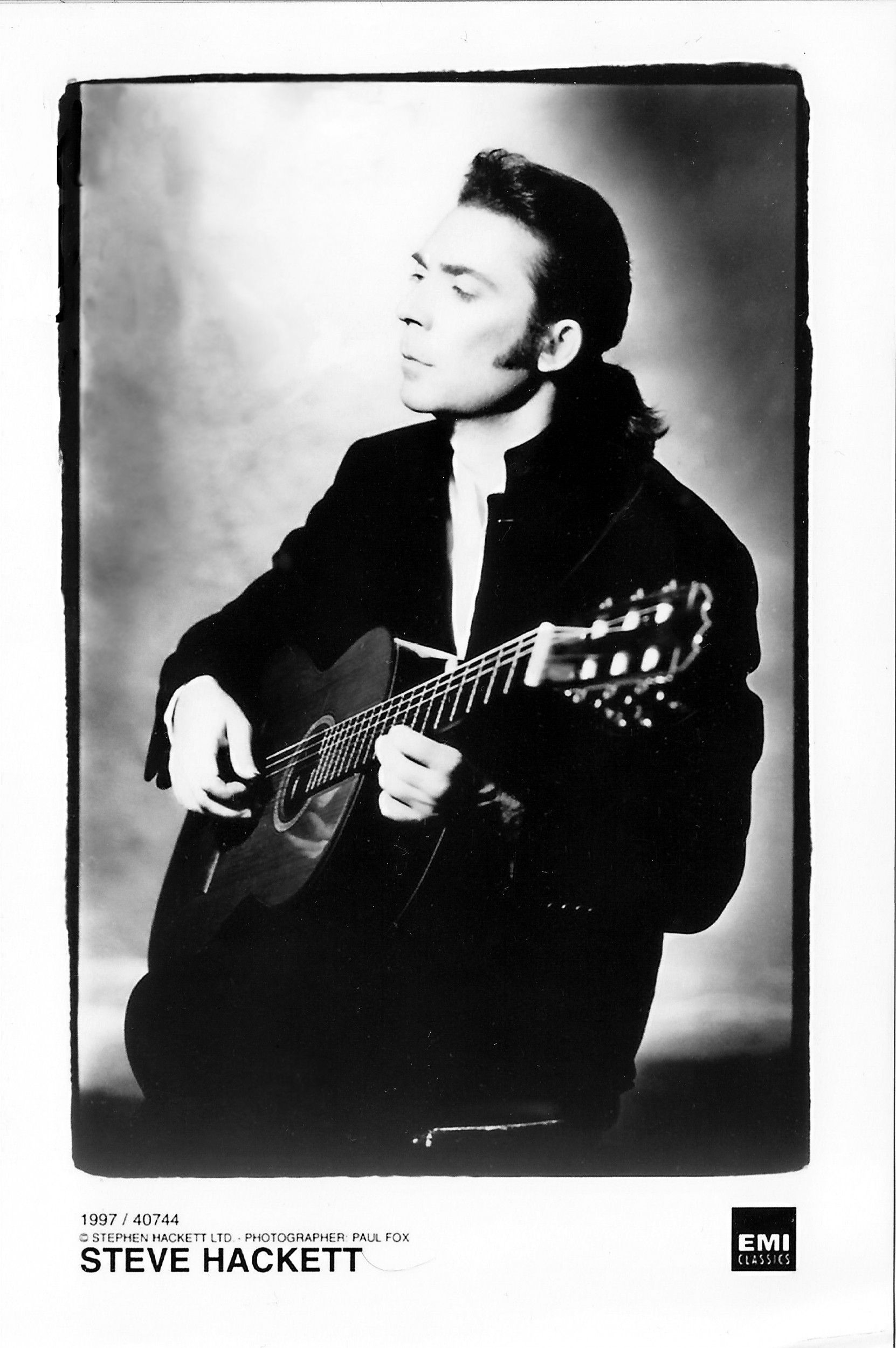 Steve Hackett A Midsummer nights dream press photos – The Genesis Archive