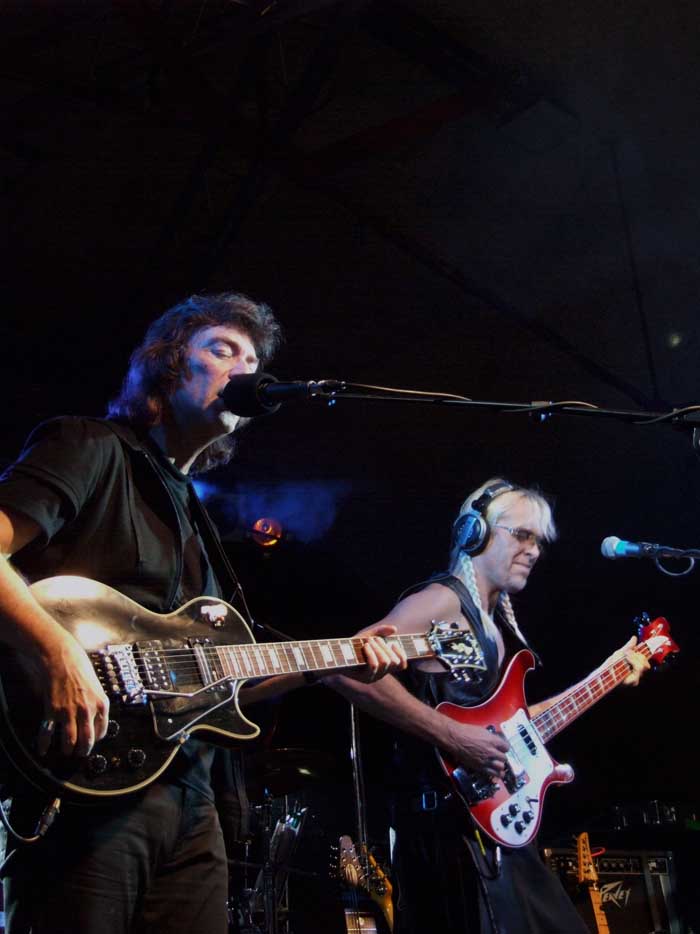 Photo Gallery – The Robin 2 – Bilston – 18th November – The Genesis Archive