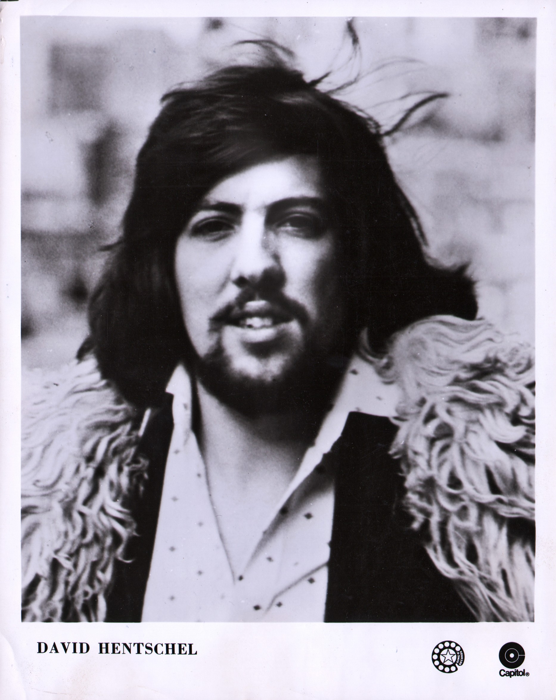 Promo photo – David Hentschel photo – Startling Music – The Genesis Archive